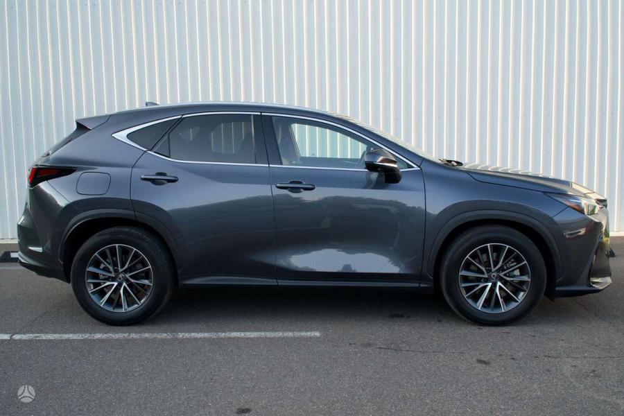 Серый Лексус NX 450h 2023 в Вильнюс, объемом двигателя 2.49 л и пробегом 61 тыс. км за 43500 €, фото 7 на AUTOMOTO.COM.LV