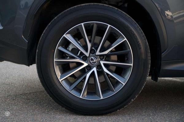 Pelēks Lexus NX 450h 2023 Viļņa, ar dzinēja tilpumu 2.49 L un nobraukumu 61 tūkst. km par 43500 €, foto 9 vietnē AUTOMOTO.COM.LV
