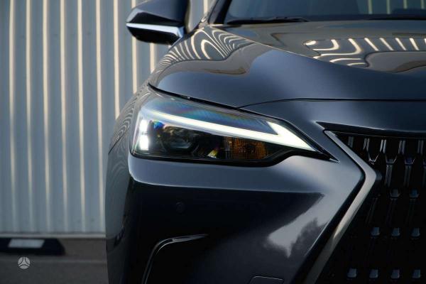 Pelēks Lexus NX 450h 2023 Viļņa, ar dzinēja tilpumu 2.49 L un nobraukumu 61 tūkst. km par 43500 €, foto 10 vietnē AUTOMOTO.COM.LV