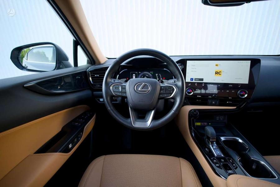 Серый Лексус NX 450h 2023 в Вильнюс, объемом двигателя 2.49 л и пробегом 61 тыс. км за 43500 €, фото 14 на AUTOMOTO.COM.LV