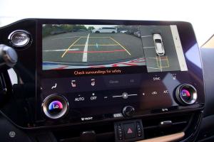 Серый Лексус NX 450h 2023 в Вильнюс, объемом двигателя 2.49 л и пробегом 61 тыс. км за 43500 €, фото 17 на AUTOMOTO.COM.LV