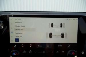 Серый Лексус NX 450h 2023 в Вильнюс, объемом двигателя 2.49 л и пробегом 61 тыс. км за 43500 €, фото 31 на AUTOMOTO.COM.LV