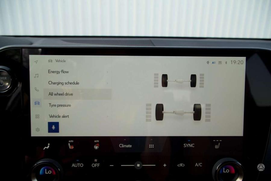 Серый Лексус NX 450h 2023 в Вильнюс, объемом двигателя 2.49 л и пробегом 61 тыс. км за 43500 €, фото 31 на AUTOMOTO.COM.LV