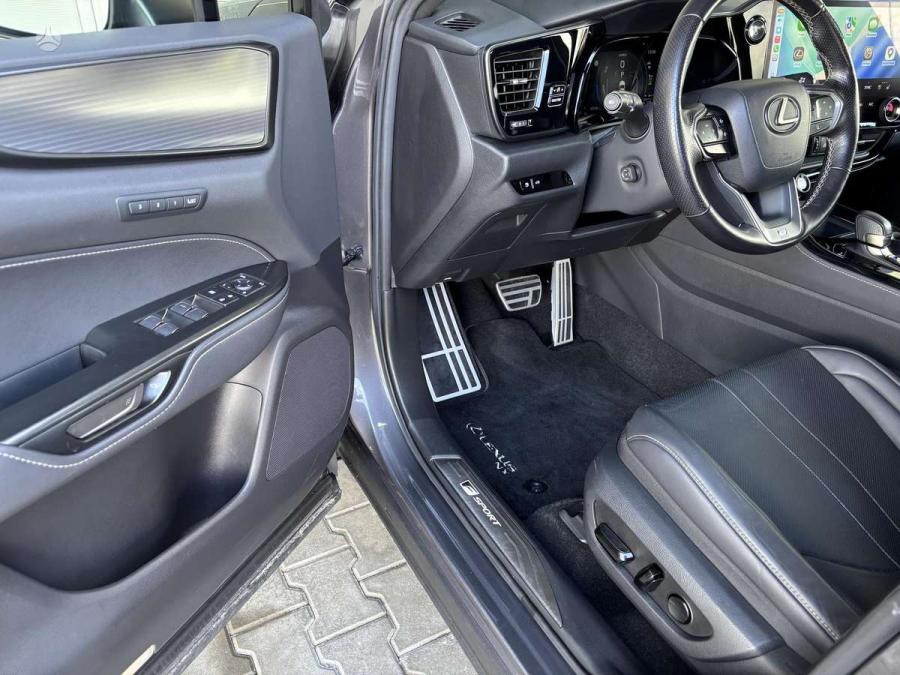 Grey Lexus NX 450h 2023 in Vilnius, with an engine capacity of 2.49 L and mileage of 92 thousand km for 49900 €, photo 12 on AUTOMOTO.COM.LV