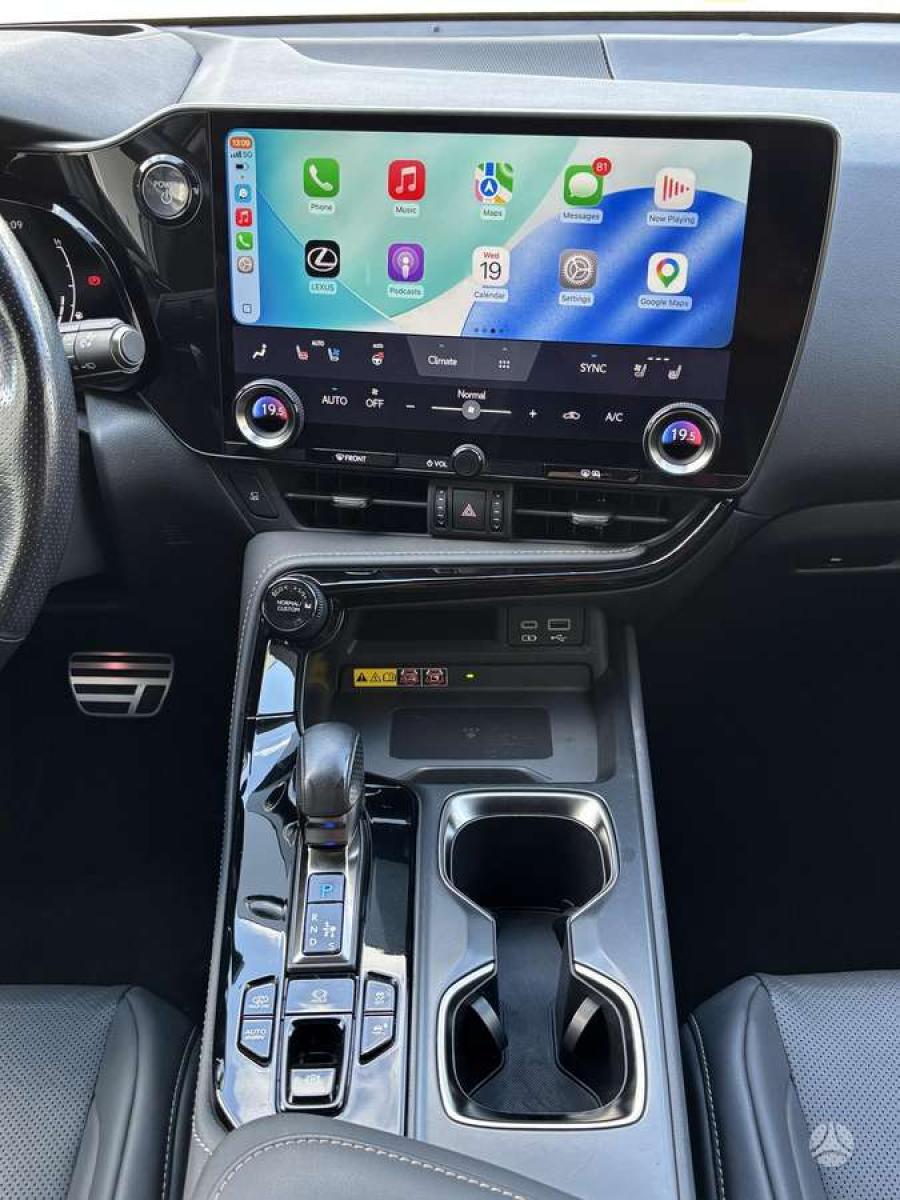Grey Lexus NX 450h 2023 in Vilnius, with an engine capacity of 2.49 L and mileage of 92 thousand km for 49900 €, photo 16 on AUTOMOTO.COM.LV