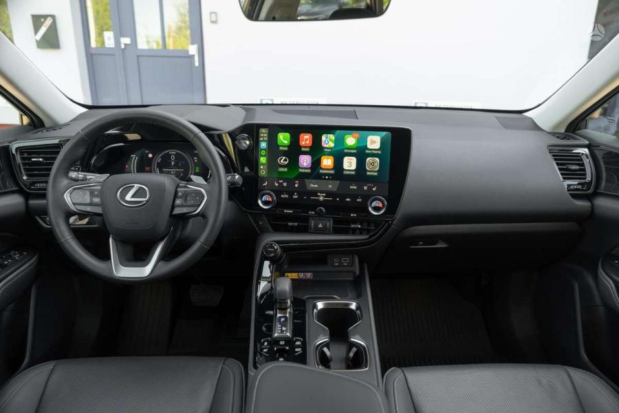 Grey Lexus NX 450h 2025 in Vilnius, with an engine capacity of 2.49 L and mileage of 20 thousand km for 58800 €, photo 4 on AUTOMOTO.COM.LV