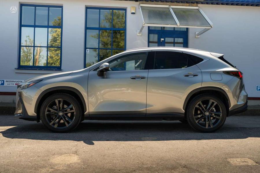 Grey Lexus NX 450h 2025 in Vilnius, with an engine capacity of 2.49 L and mileage of 20 thousand km for 58800 €, photo 8 on AUTOMOTO.COM.LV