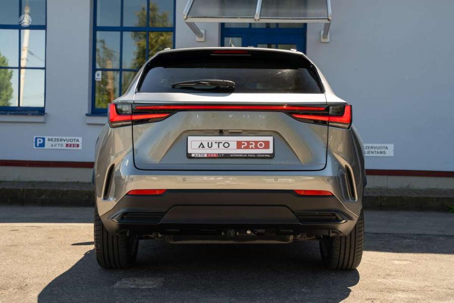 Grey Lexus NX 450h 2025 in Vilnius, with an engine capacity of 2.49 L and mileage of 20 thousand km for 58800 €, photo 10 on AUTOMOTO.COM.LV