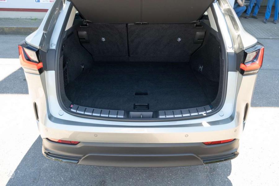 Grey Lexus NX 450h 2025 in Vilnius, with an engine capacity of 2.49 L and mileage of 20 thousand km for 58800 €, photo 32 on AUTOMOTO.COM.LV