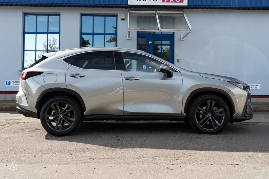 Pelēks Lexus NX 450h 2025 Viļņa, ar dzinēja tilpumu 2.49 L un nobraukumu 11 tūkst. km par 59500 €, foto 6 vietnē AUTOMOTO.COM.LV