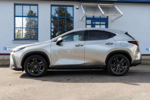 Pelēks Lexus NX 450h 2025 Viļņa, ar dzinēja tilpumu 2.49 L un nobraukumu 11 tūkst. km par 59500 €, foto 7 vietnē AUTOMOTO.COM.LV