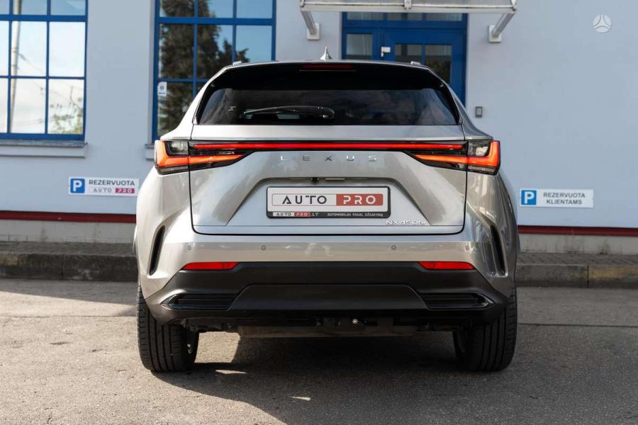 Pelēks Lexus NX 450h 2025 Viļņa, ar dzinēja tilpumu 2.49 L un nobraukumu 11 tūkst. km par 59500 €, foto 9 vietnē AUTOMOTO.COM.LV