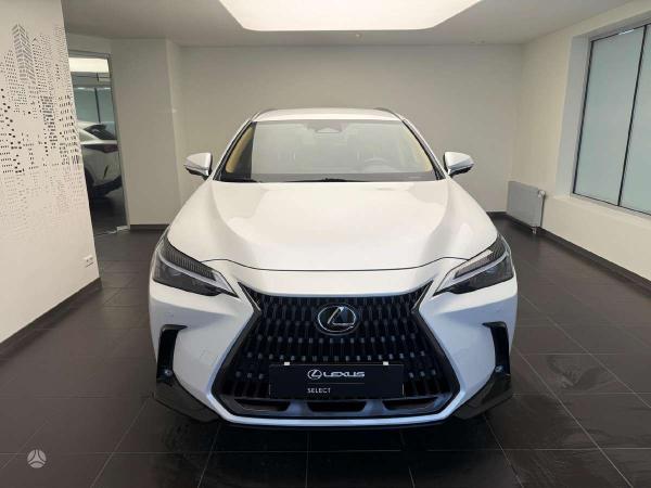 White Lexus NX 450h 2022 in Kaunas, with an engine capacity of 2.49 L and mileage of 45 thousand km for 46900 €, photo 3 on AUTOMOTO.COM.LV