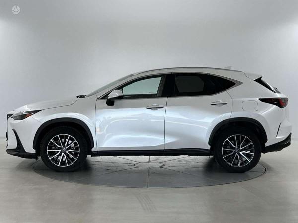 Белый Лексус NX 450h 2022 в Вильнюс, объемом двигателя 2.49 л и пробегом 81 тыс. км за 43900 €, фото 3 на AUTOMOTO.COM.LV