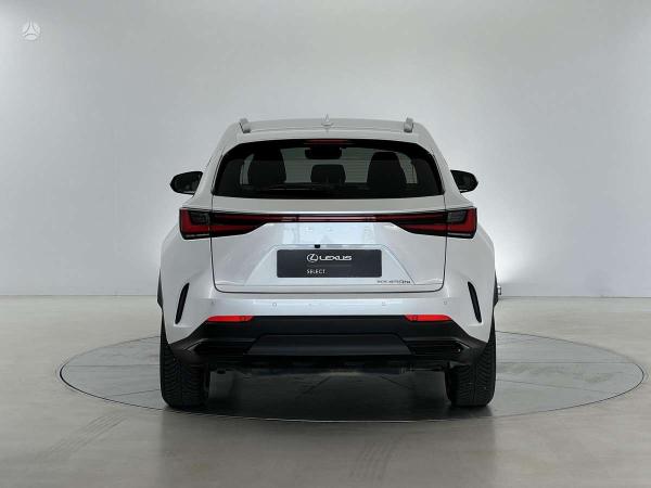 Белый Лексус NX 450h 2022 в Вильнюс, объемом двигателя 2.49 л и пробегом 81 тыс. км за 43900 €, фото 4 на AUTOMOTO.COM.LV