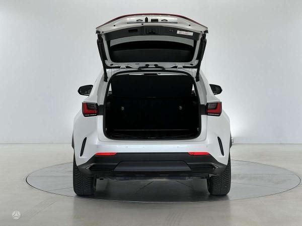 Белый Лексус NX 450h 2022 в Вильнюс, объемом двигателя 2.49 л и пробегом 81 тыс. км за 43900 €, фото 10 на AUTOMOTO.COM.LV