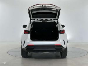 Белый Лексус NX 450h 2022 в Вильнюс, объемом двигателя 2.49 л и пробегом 81 тыс. км за 43900 €, фото 11 на AUTOMOTO.COM.LV
