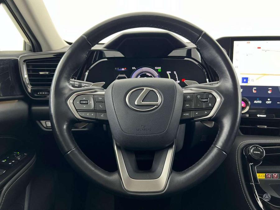 Белый Лексус NX 450h 2022 в Вильнюс, объемом двигателя 2.49 л и пробегом 81 тыс. км за 43900 €, фото 13 на AUTOMOTO.COM.LV