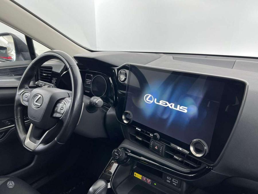 Белый Лексус NX 450h 2022 в Вильнюс, объемом двигателя 2.49 л и пробегом 81 тыс. км за 43900 €, фото 15 на AUTOMOTO.COM.LV