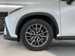 Белый Лексус NX 450h 2022 в Вильнюс, объемом двигателя 2.49 л и пробегом 81 тыс. км за 43900 €, фото 16 на AUTOMOTO.COM.LV