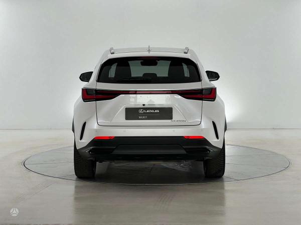 White Lexus NX 450h 2022 in Vilnius, with an engine capacity of 2.49 L and mileage of 156 thousand km for 48900 €, photo 4 on AUTOMOTO.COM.LV