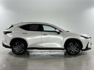 Белый Лексус NX 450h 2022 в Вильнюс, объемом двигателя 2.49 л и пробегом 156 тыс. км за 48900 €, фото 17 на AUTOMOTO.COM.LV