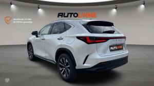 White Lexus NX 450h 2022 in Vilnius, with an engine capacity of 2.49 L and mileage of 29 thousand km for 47190 €, photo 7 on AUTOMOTO.COM.LV