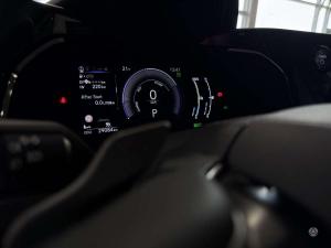 White Lexus NX 450h 2022 in Vilnius, with an engine capacity of 2.49 L and mileage of 29 thousand km for 47190 €, photo 12 on AUTOMOTO.COM.LV