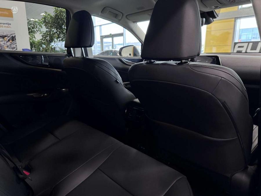 White Lexus NX 450h 2022 in Vilnius, with an engine capacity of 2.49 L and mileage of 29 thousand km for 47190 €, photo 15 on AUTOMOTO.COM.LV