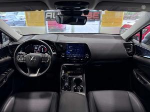 White Lexus NX 450h 2022 in Vilnius, with an engine capacity of 2.49 L and mileage of 29 thousand km for 47190 €, photo 16 on AUTOMOTO.COM.LV