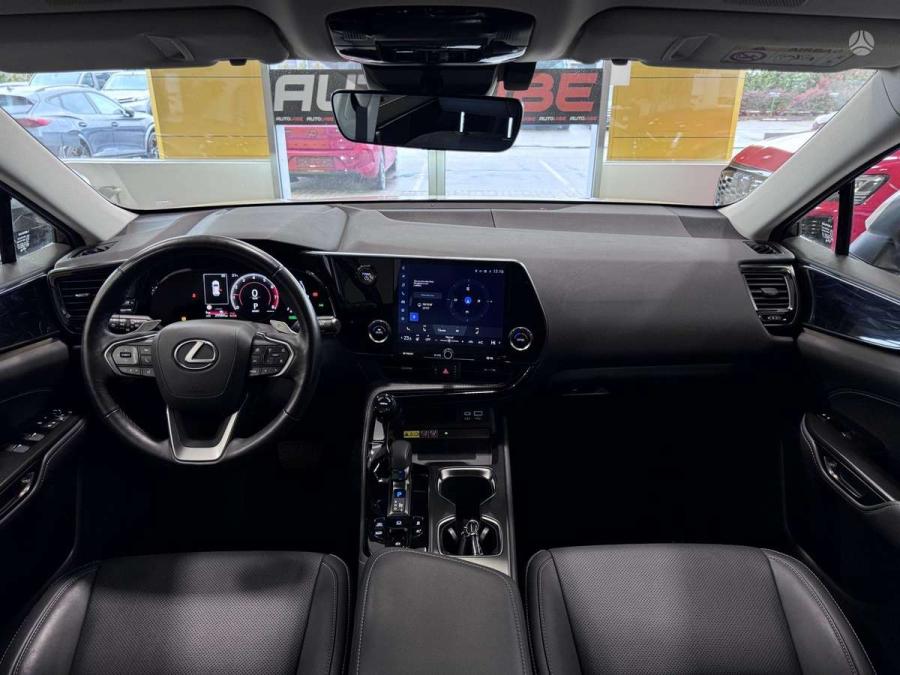 White Lexus NX 450h 2022 in Vilnius, with an engine capacity of 2.49 L and mileage of 29 thousand km for 47190 €, photo 16 on AUTOMOTO.COM.LV