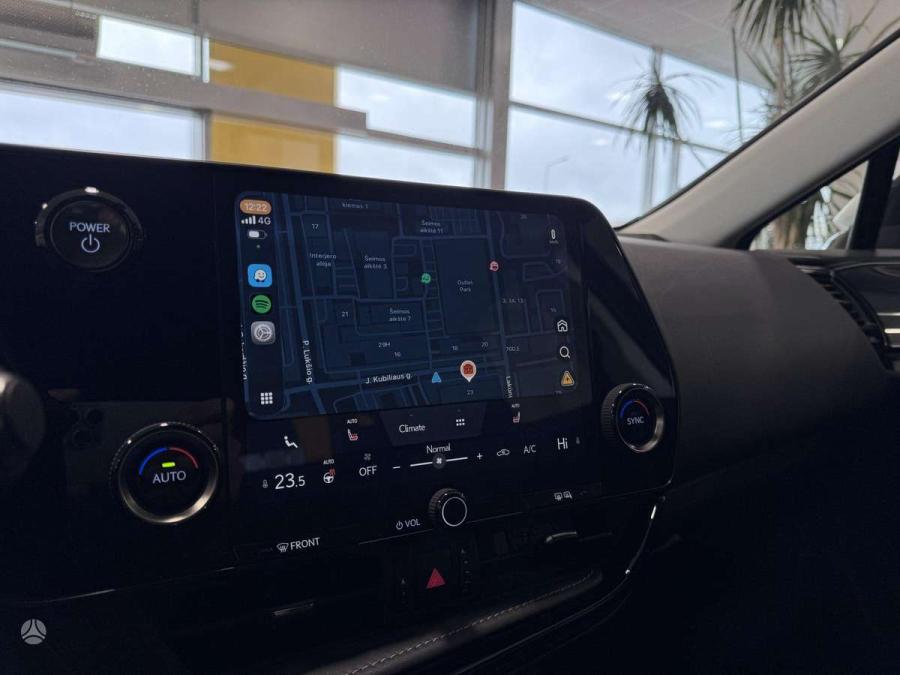 White Lexus NX 450h 2022 in Vilnius, with an engine capacity of 2.49 L and mileage of 29 thousand km for 47190 €, photo 25 on AUTOMOTO.COM.LV