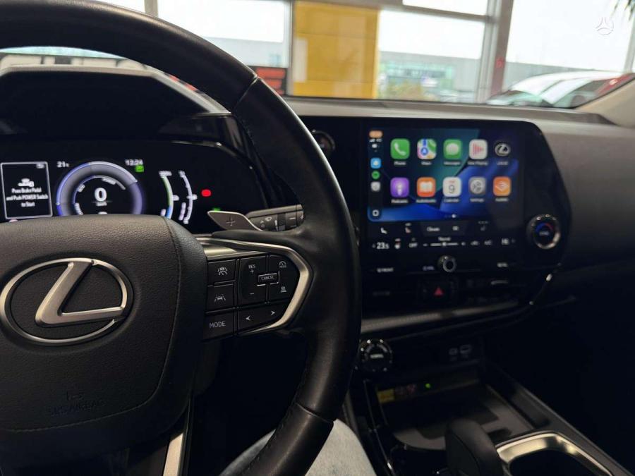 White Lexus NX 450h 2022 in Vilnius, with an engine capacity of 2.49 L and mileage of 29 thousand km for 47190 €, photo 30 on AUTOMOTO.COM.LV
