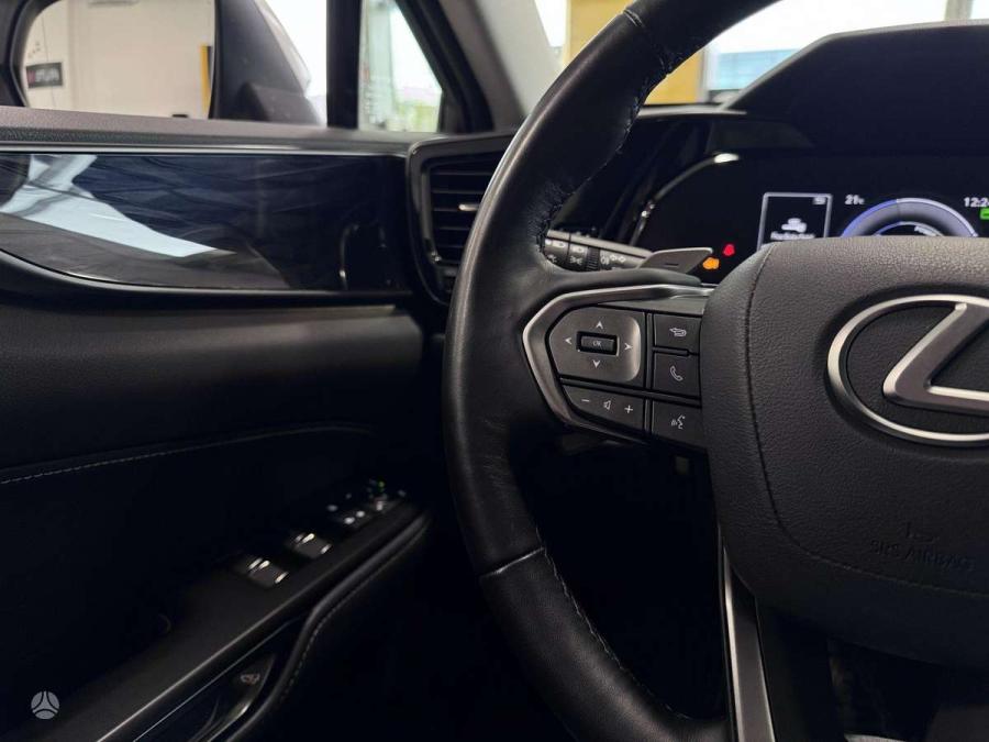 White Lexus NX 450h 2022 in Vilnius, with an engine capacity of 2.49 L and mileage of 29 thousand km for 47190 €, photo 31 on AUTOMOTO.COM.LV