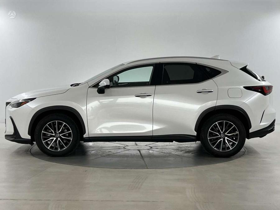 White Lexus NX 450h 2022 in Vilnius, with an engine capacity of 2.49 L and mileage of 89 thousand km for 47900 €, photo 4 on AUTOMOTO.COM.LV