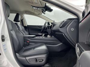 White Lexus NX 450h 2022 in Vilnius, with an engine capacity of 2.49 L and mileage of 89 thousand km for 47900 €, photo 7 on AUTOMOTO.COM.LV