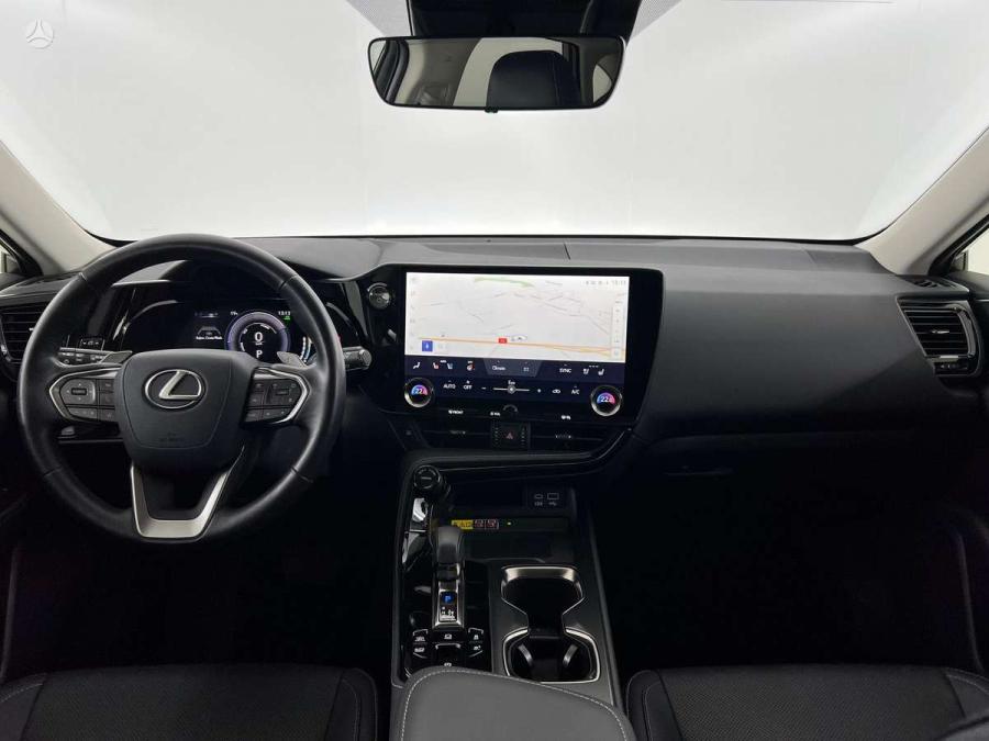 White Lexus NX 450h 2022 in Vilnius, with an engine capacity of 2.49 L and mileage of 89 thousand km for 47900 €, photo 9 on AUTOMOTO.COM.LV