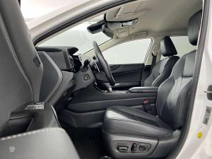 White Lexus NX 450h 2022 in Vilnius, with an engine capacity of 2.49 L and mileage of 89 thousand km for 47900 €, photo 12 on AUTOMOTO.COM.LV