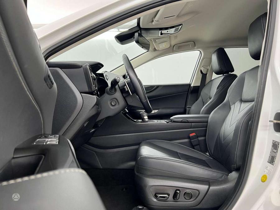White Lexus NX 450h 2022 in Vilnius, with an engine capacity of 2.49 L and mileage of 89 thousand km for 47900 €, photo 12 on AUTOMOTO.COM.LV