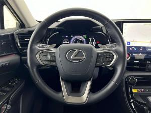White Lexus NX 450h 2022 in Vilnius, with an engine capacity of 2.49 L and mileage of 89 thousand km for 47900 €, photo 13 on AUTOMOTO.COM.LV