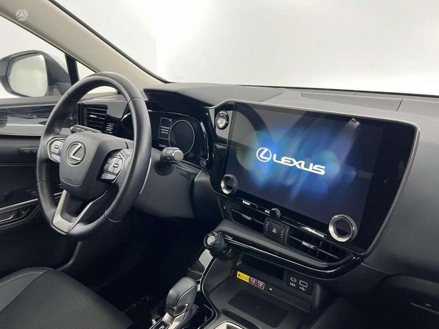 White Lexus NX 450h 2022 in Vilnius, with an engine capacity of 2.49 L and mileage of 89 thousand km for 47900 €, photo 15 on AUTOMOTO.COM.LV