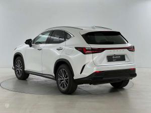 White Lexus NX 450h 2022 in Vilnius, with an engine capacity of 2.49 L and mileage of 89 thousand km for 47900 €, photo 18 on AUTOMOTO.COM.LV