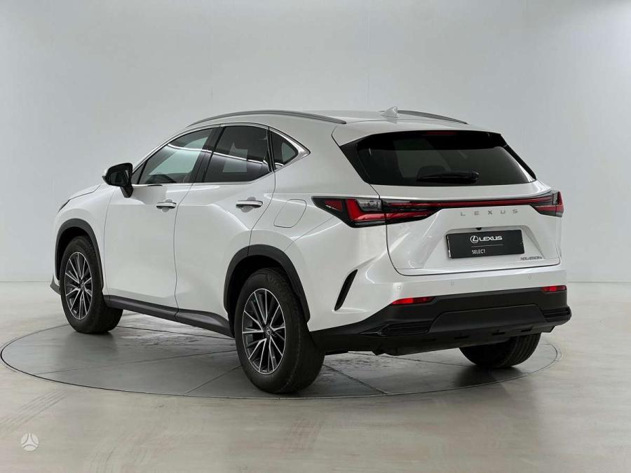 White Lexus NX 450h 2022 in Vilnius, with an engine capacity of 2.49 L and mileage of 89 thousand km for 47900 €, photo 18 on AUTOMOTO.COM.LV