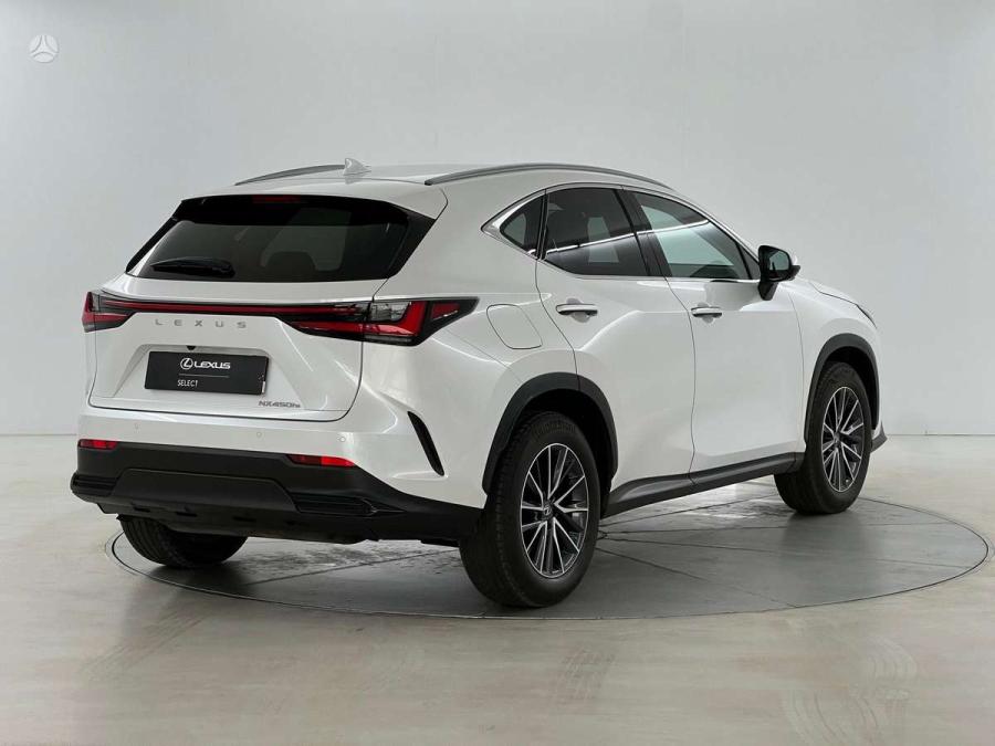 White Lexus NX 450h 2022 in Vilnius, with an engine capacity of 2.49 L and mileage of 89 thousand km for 47900 €, photo 21 on AUTOMOTO.COM.LV