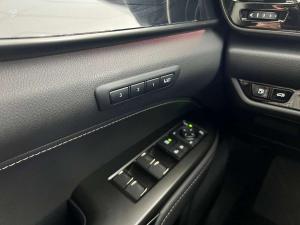 White Lexus NX 450h 2022 in Vilnius, with an engine capacity of 2.49 L and mileage of 89 thousand km for 47900 €, photo 25 on AUTOMOTO.COM.LV
