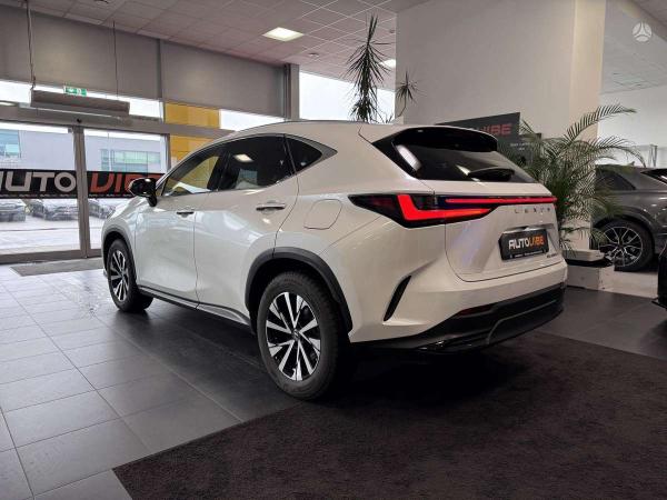 Белый Лексус NX 450h 2022 в Вильнюс, объемом двигателя 2.49 л и пробегом 29 тыс. км за 47190 €, фото 8 на AUTOMOTO.COM.LV