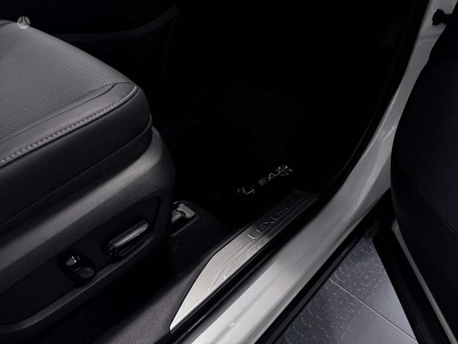 Balts Lexus NX 450h 2022 Viļņa, ar dzinēja tilpumu 2.49 L un nobraukumu 29 tūkst. km par 47190 €, foto 19 vietnē AUTOMOTO.COM.LV