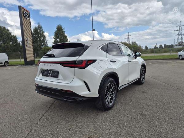 Lexus NX 450h 2022 Panevēža vietnē Balts Lexus NX 450h 2022 Panevēža, ar dzinēja tilpumu 2.49 L un nobraukumu 60 tūkst. km par 43490 €, foto 5 vietnē AUTOMOTO.COM.LV