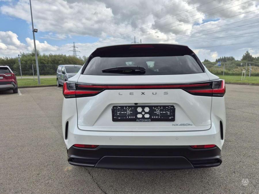 White Lexus NX 450h 2022 in Panevezys, with an engine capacity of 2.49 L and mileage of 60 thousand km for 43490 €, photo 6 on AUTOMOTO.COM.LV