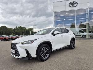 White Lexus NX 450h 2022 in Panevezys, with an engine capacity of 2.49 L and mileage of 60 thousand km for 43490 €, photo 8 on AUTOMOTO.COM.LV